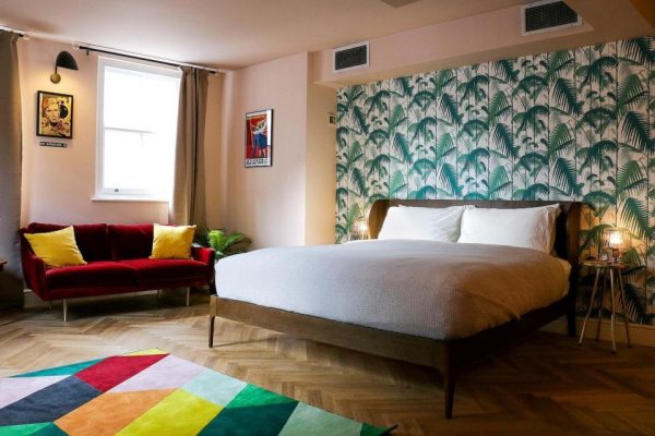 London's smallest hotel - one-room Napoleon Hotel • Hotel Designs