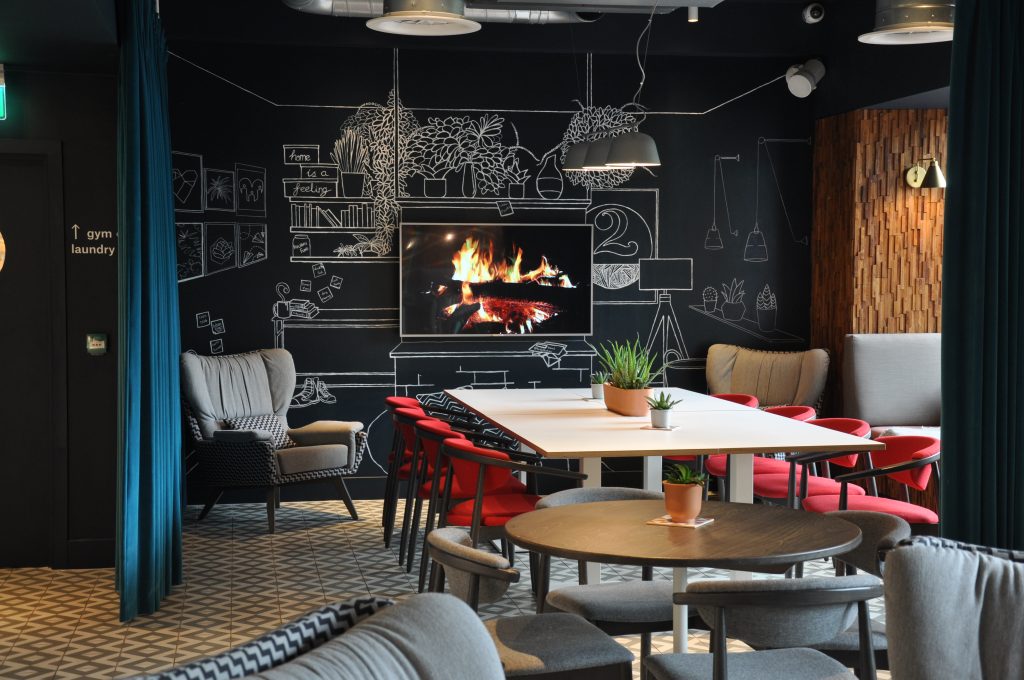 MINIVIEW: room2 Southampton, the debut hometel • Hotel Designs