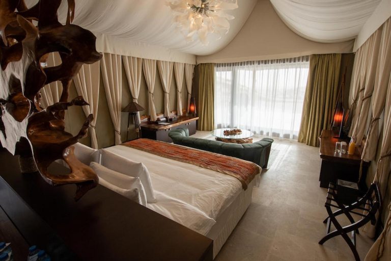 The architecture of luxury tented accommodation • Hotel Designs